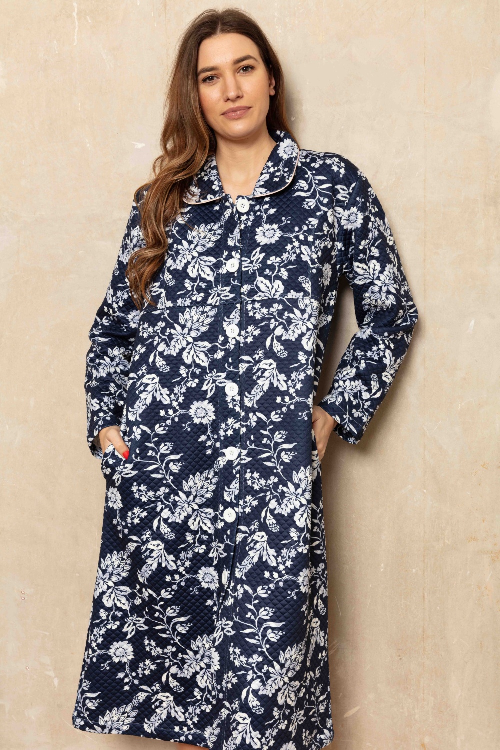 CRD24.504-Q3 Midnight Fern 100% QUILTED Button Robe